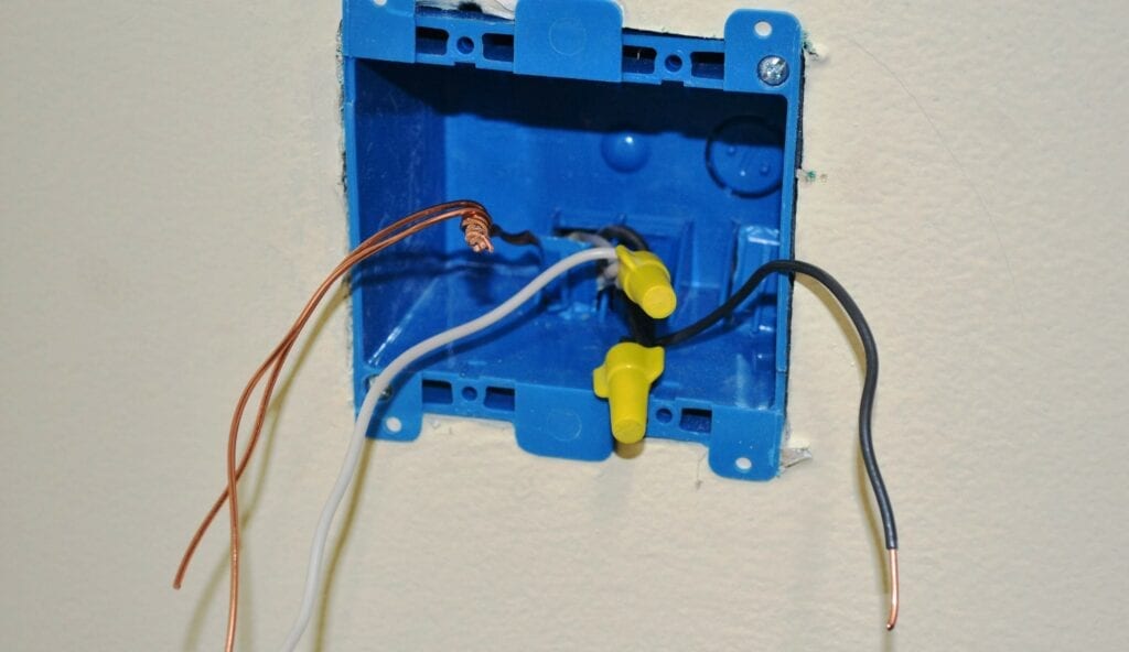 Converting a 2 socket outlet to 4 sockets|Pro Construction Guide
