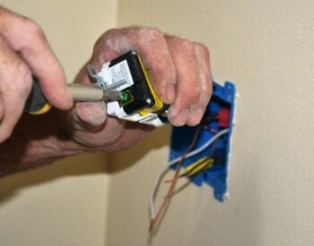 Converting a 2 socket outlet to 4 sockets|Pro Construction Guide